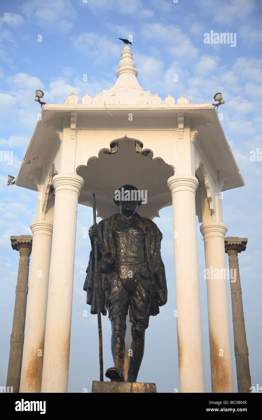 Pondicherry beach gandhi statue hi-res stock photography and images - Alamy