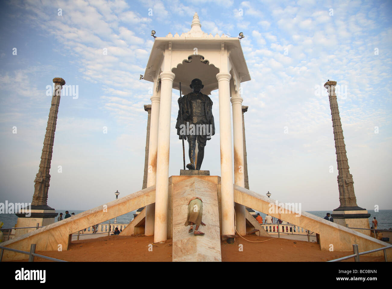 Pondy gandhi statue hi-res stock photography and images - Alamy
