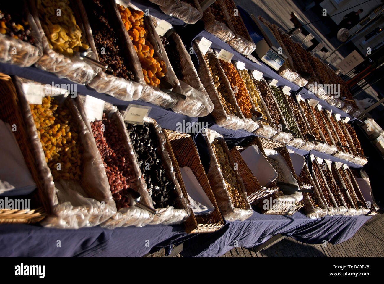 Uk nuts hi-res stock photography and images - Alamy