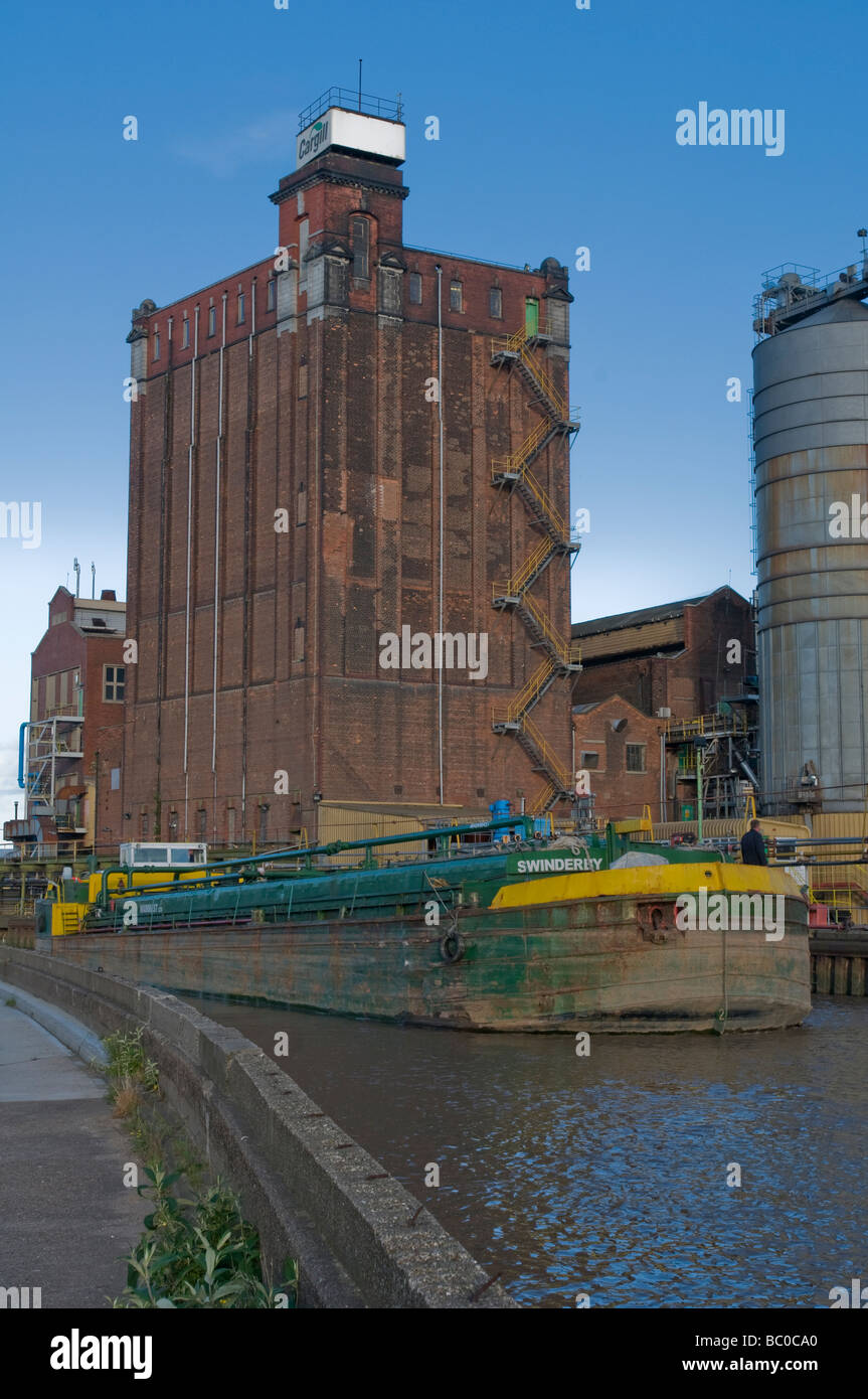 Looking upstream on the River Hull, to the old 'Isis' building, a ...