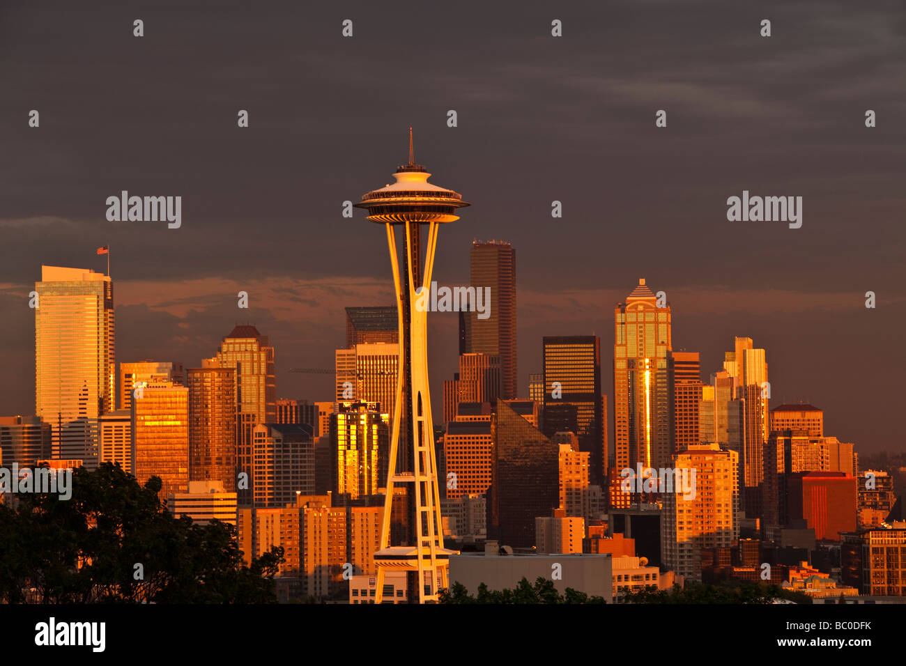 Seattle view city tourist skyscraper hi-res stock photography and ...