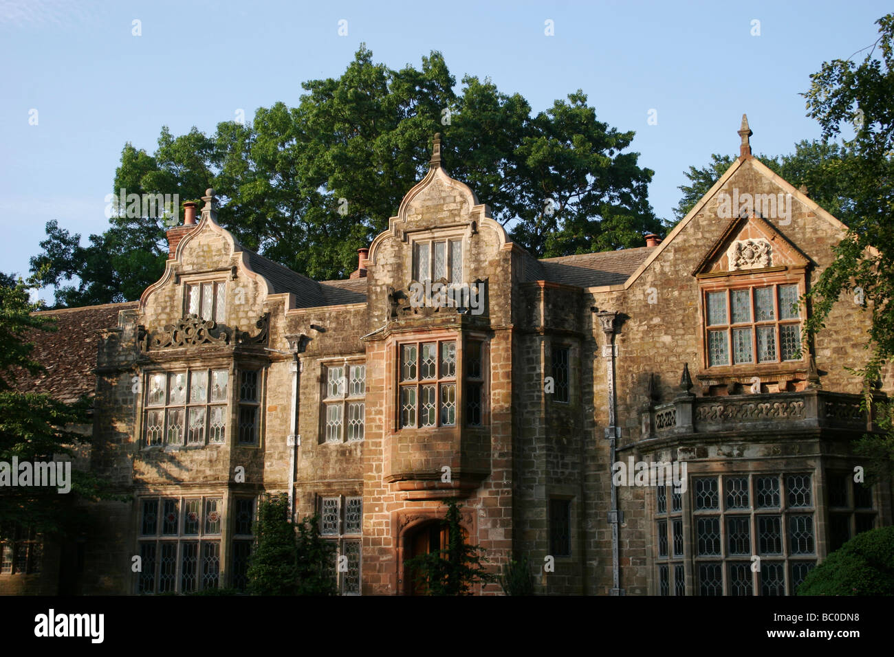 English manor house hi-res stock photography and images - Alamy