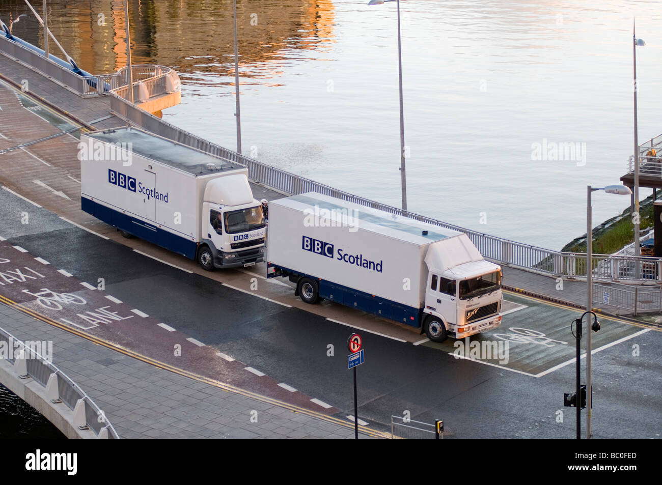 Two BBC Scotland lorries crossing squinty bridge glasgow Stock Photo ...