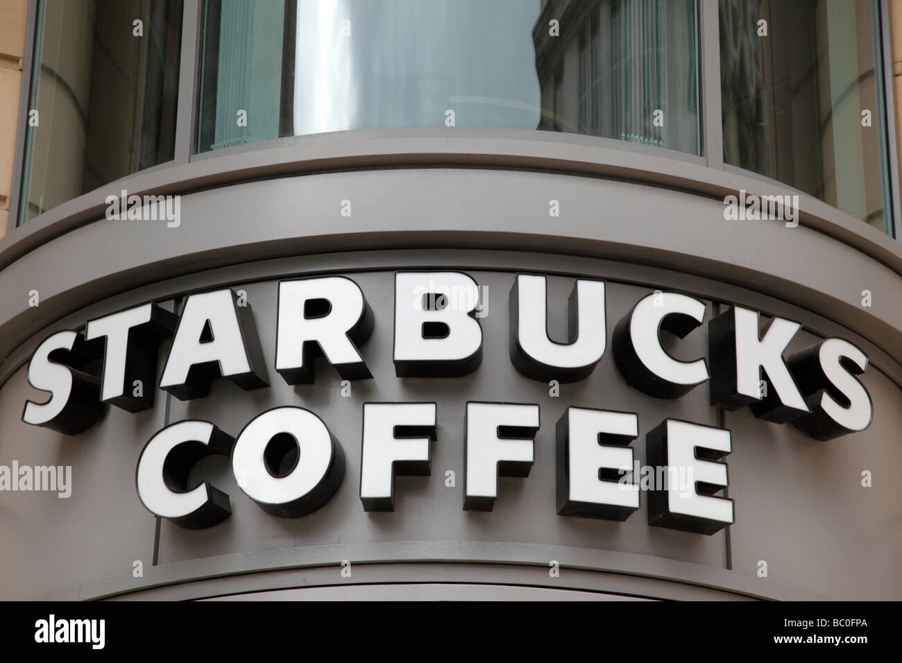 Modern starbucks building hi-res stock photography and images - Alamy