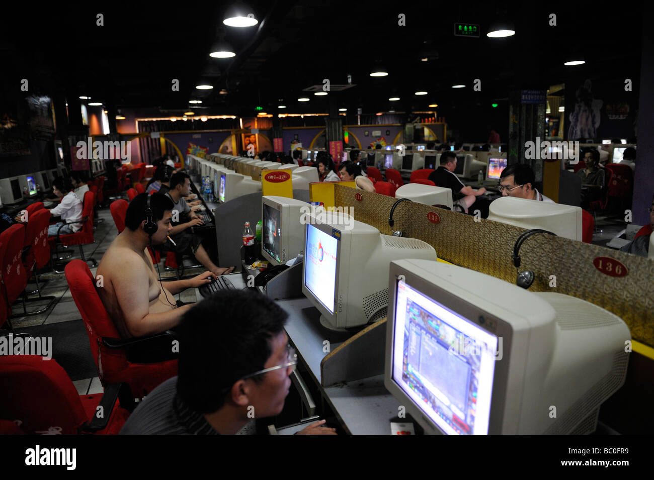 An internet cafe in Beijing, China. 21-Jun-2009 Stock Photo - Alamy