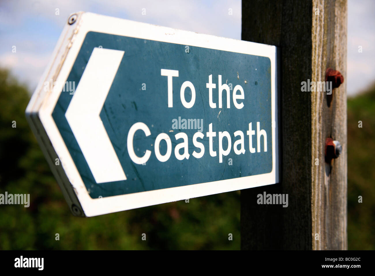 To the Coast Path Sign Stock Photo - Alamy