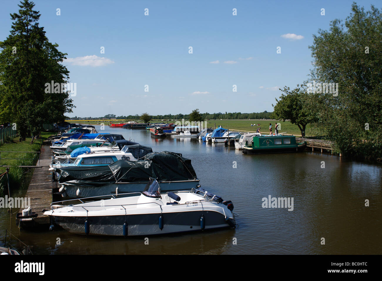 Boats moored in the marina at Port Meadow in Oxford, England Stock ...