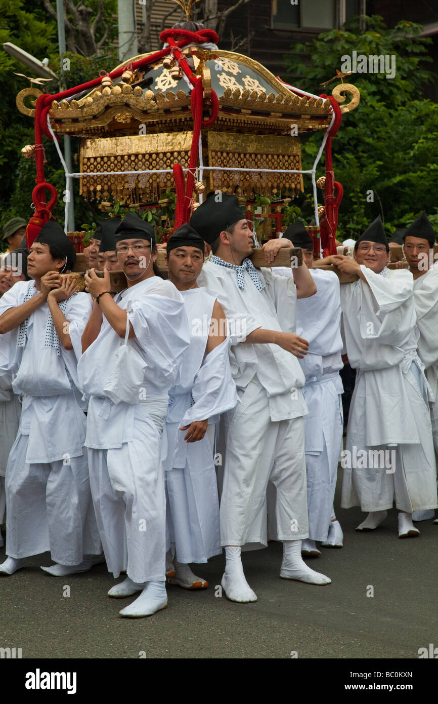 Mikoshi festival hi-res stock photography and images - Alamy