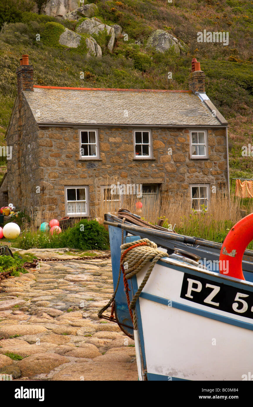 Traditional fishermans cottage hi-res stock photography and images - Alamy