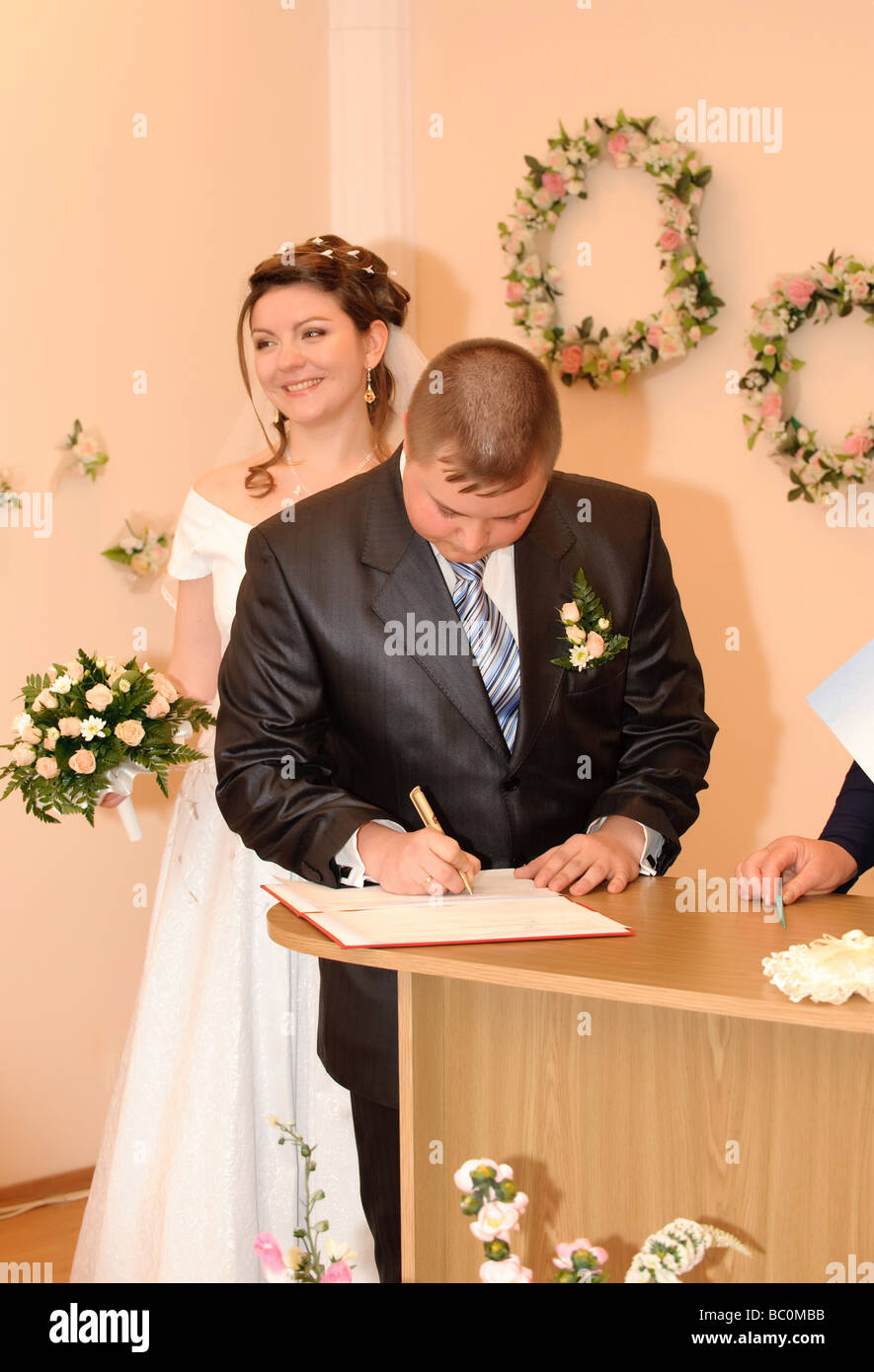 The wedding signature Ceremony of wedding a fastening the signature ...
