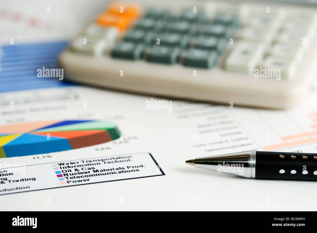 Graphs and charts hi-res stock photography and images - Alamy