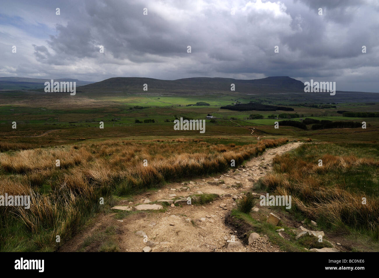 Yorkshire three peaks walk hi-res stock photography and images - Alamy