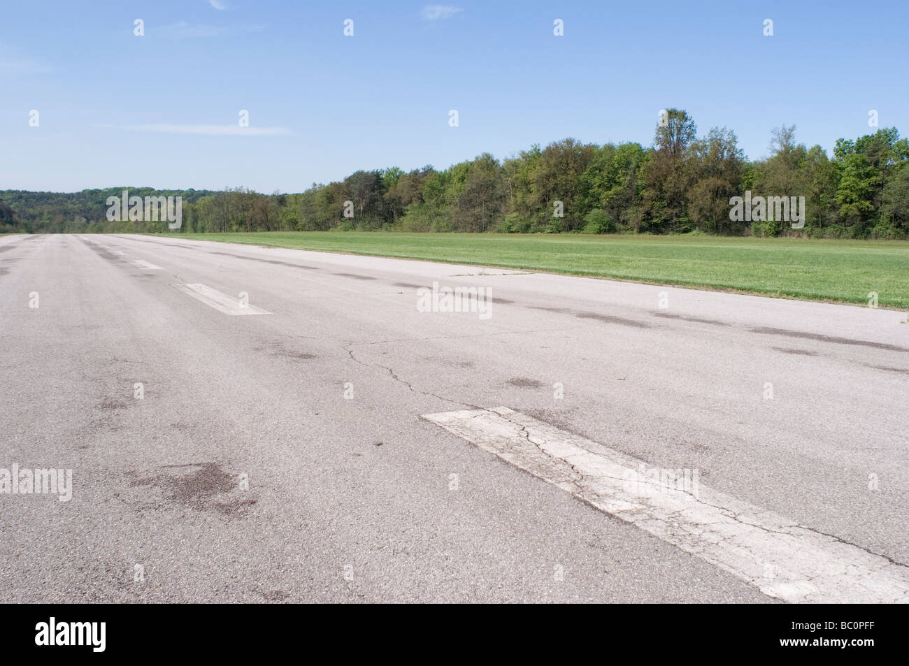 landing strip airstrip Stock Photo - Alamy