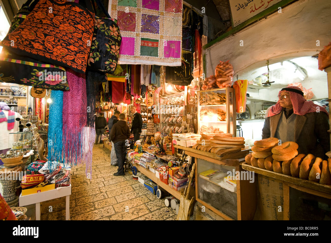 Jerusalem market hi-res stock photography and images - Alamy