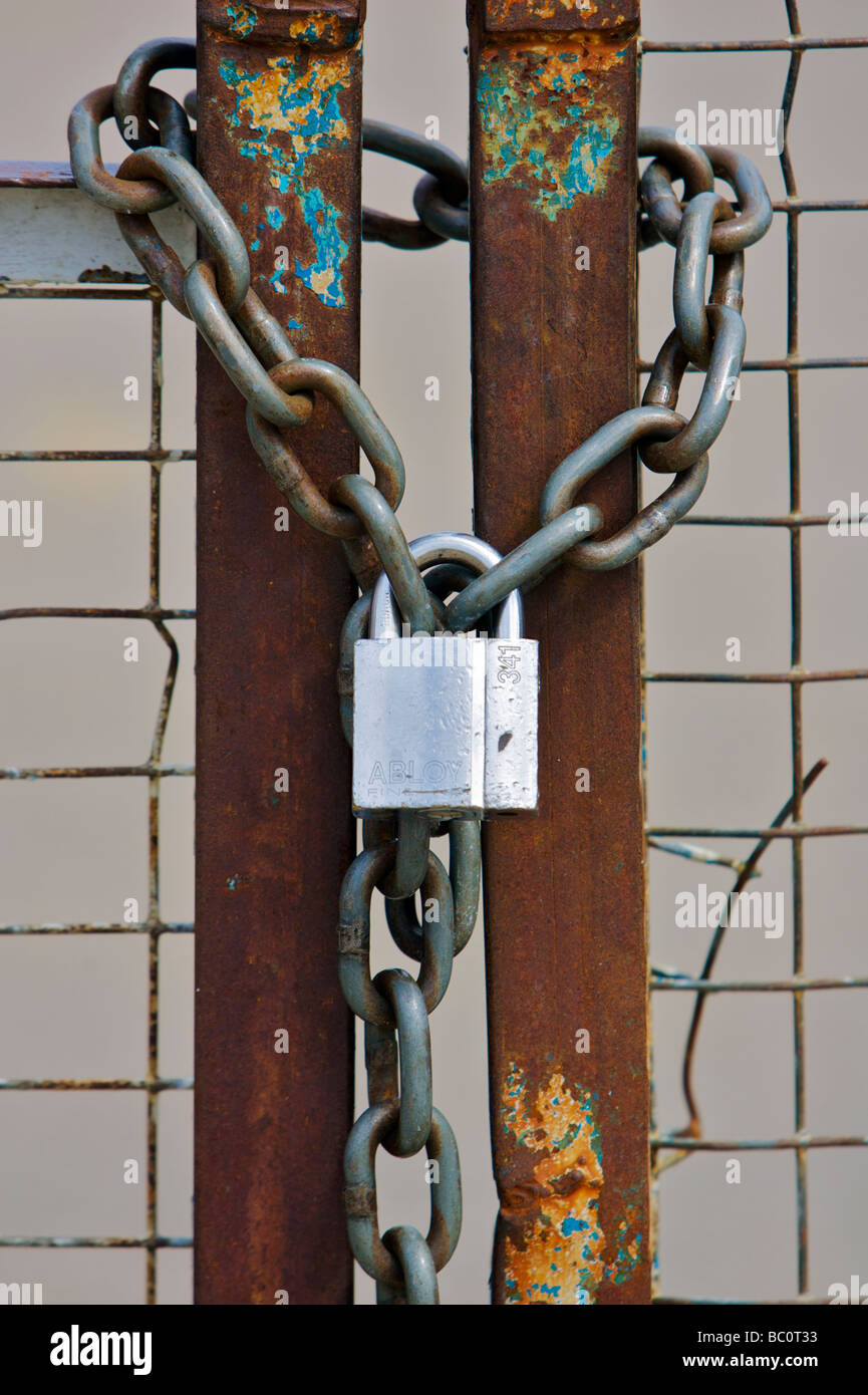 Padlock and chain Stock Photo - Alamy