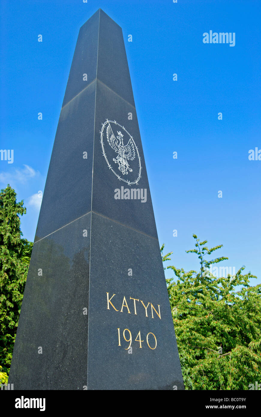 katyn memorial, marking the 1940 massacre of polish prisoners of war by ...