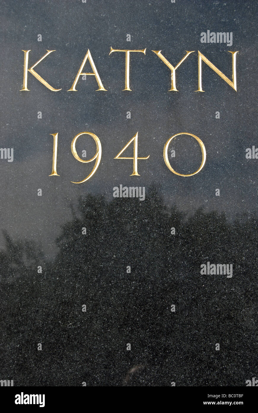 katyn memorial, marking the 1940 massacre of polish prisoners of war by ...