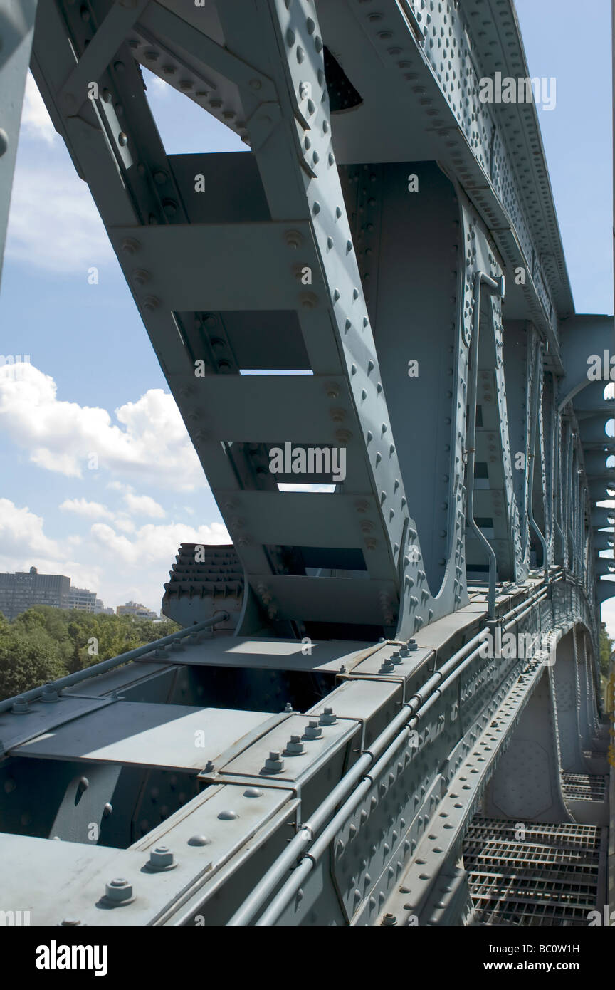 Foot over bridge hi-res stock photography and images - Alamy