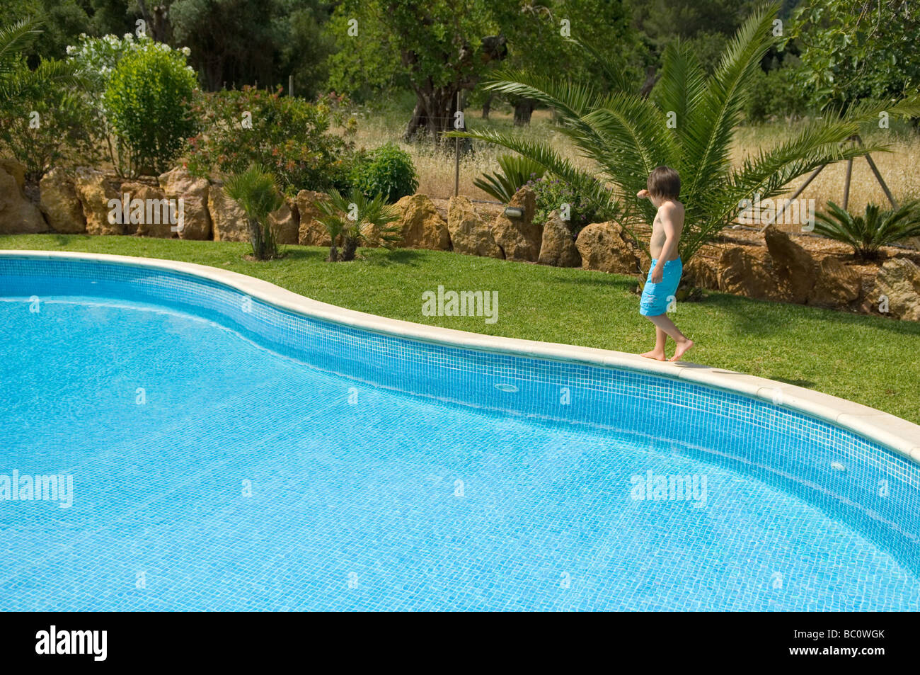 Dive pool villa hi-res stock photography and images - Alamy