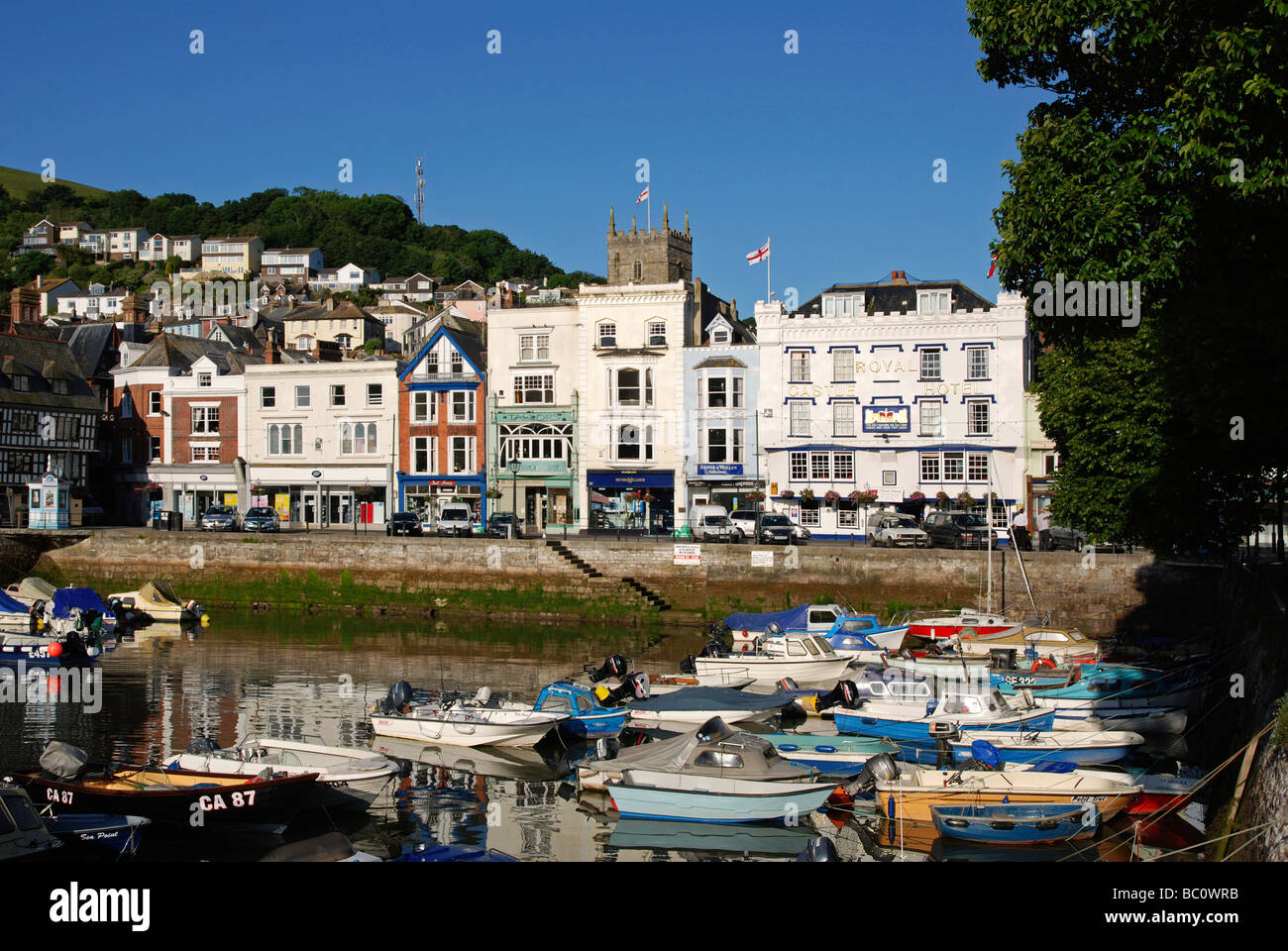 Harbour port fishing boats devon hi-res stock photography and images ...