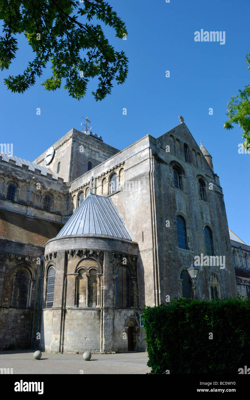 Romsey abbey hampshire england hi-res stock photography and images - Alamy