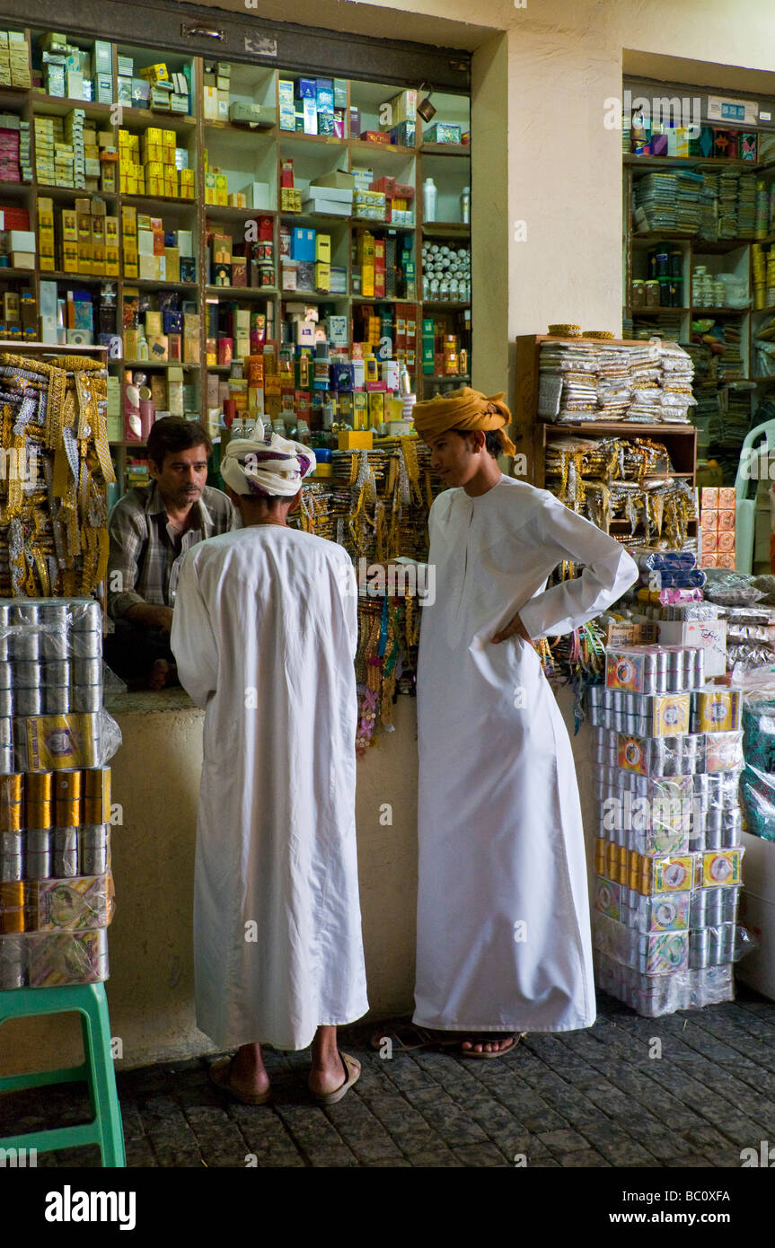 Local people in the Souk of Mutrah Muscat Oman Stock Photo - Alamy
