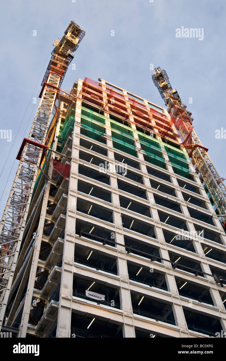 Tall building construction london hi-res stock photography and images ...