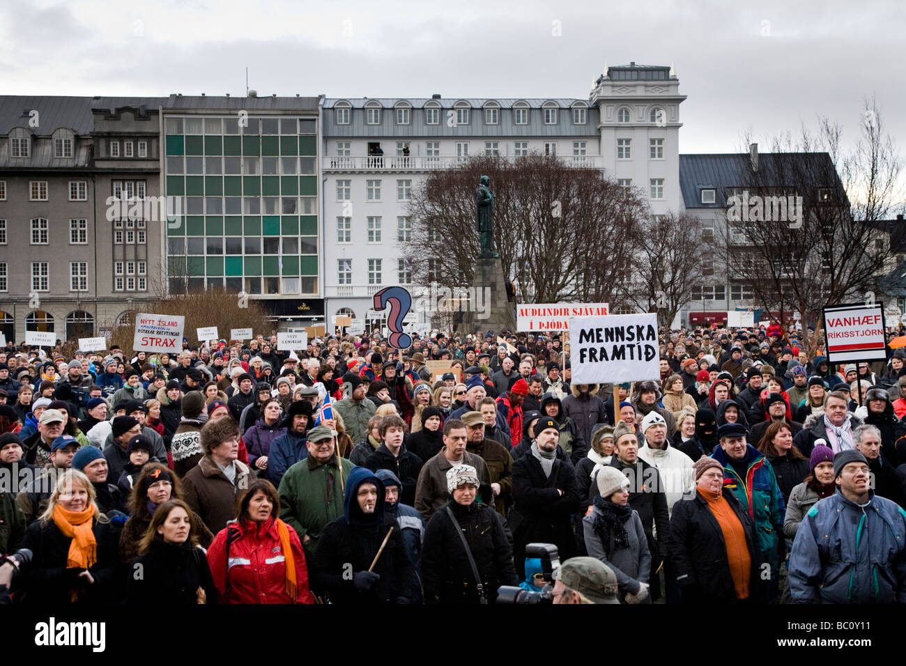 Demonstrators at Austurvöllur Stock Photo - Alamy