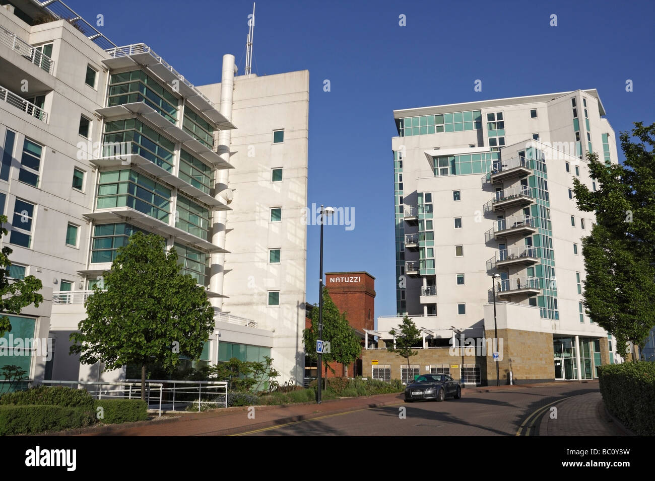 Buildings in cardiff bay hi-res stock photography and images - Alamy