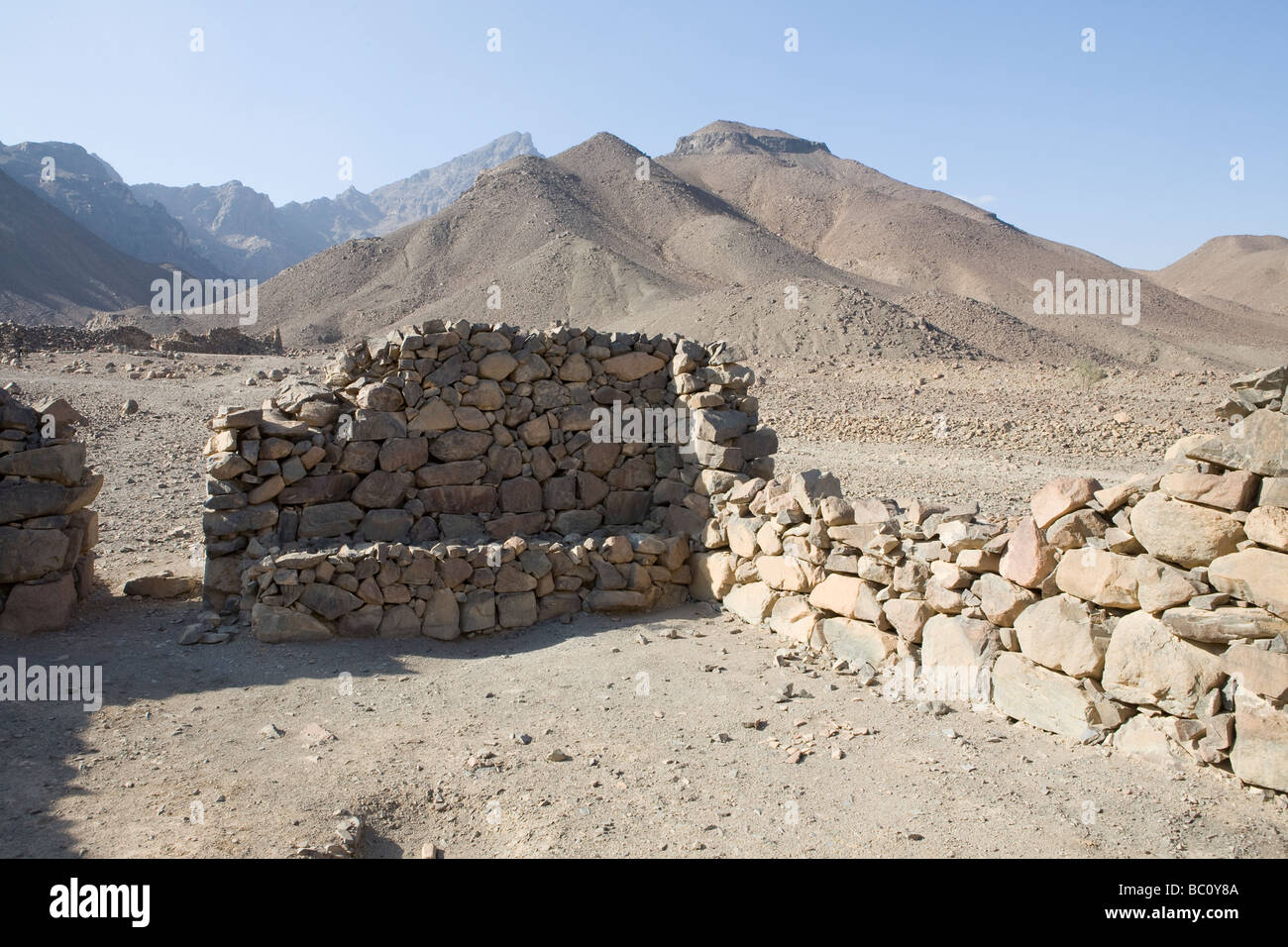 Ancient roman bed hi-res stock photography and images - Alamy