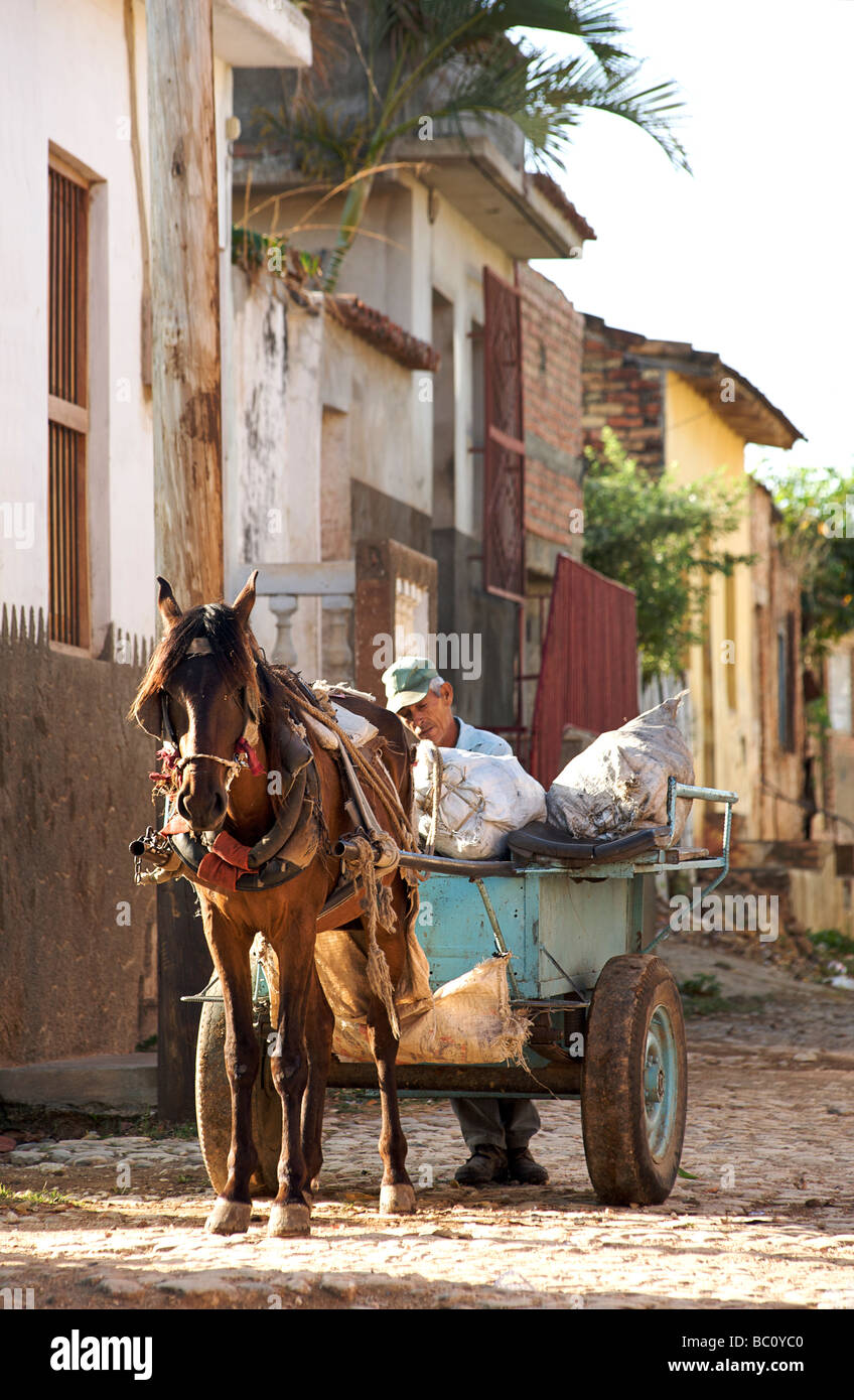 Cuban horse and cart transport hi-res stock photography and images - Alamy
