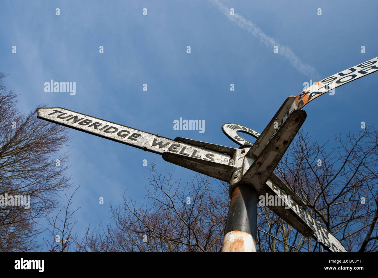 Old fashioned sign pointing to Tunbridge Wells Stock Photo - Alamy
