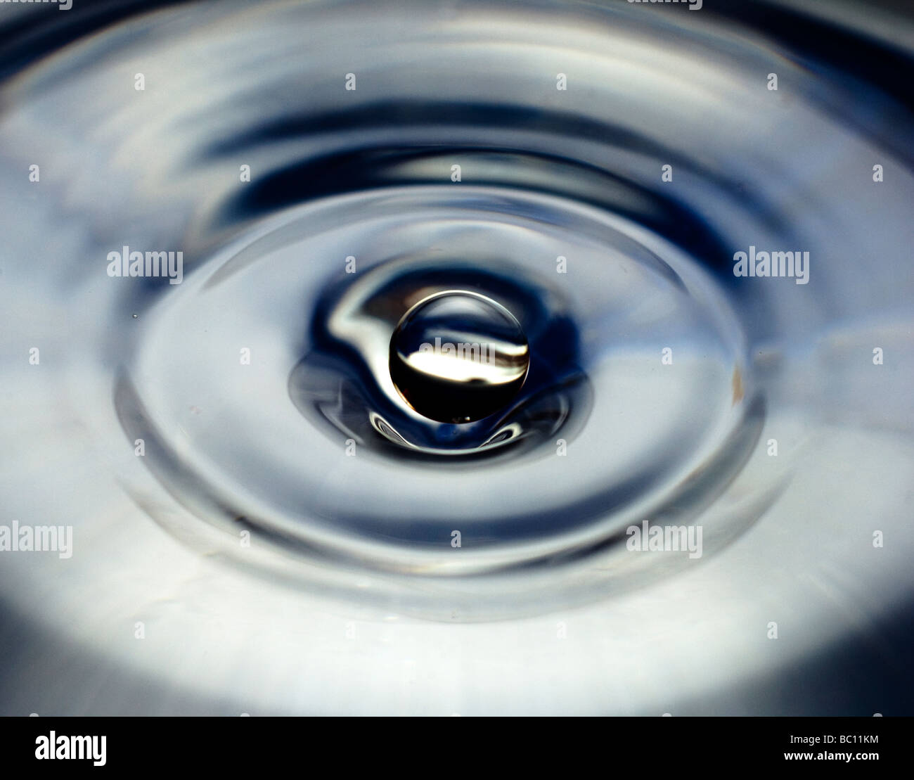 Drop of water splash hi-res stock photography and images - Alamy