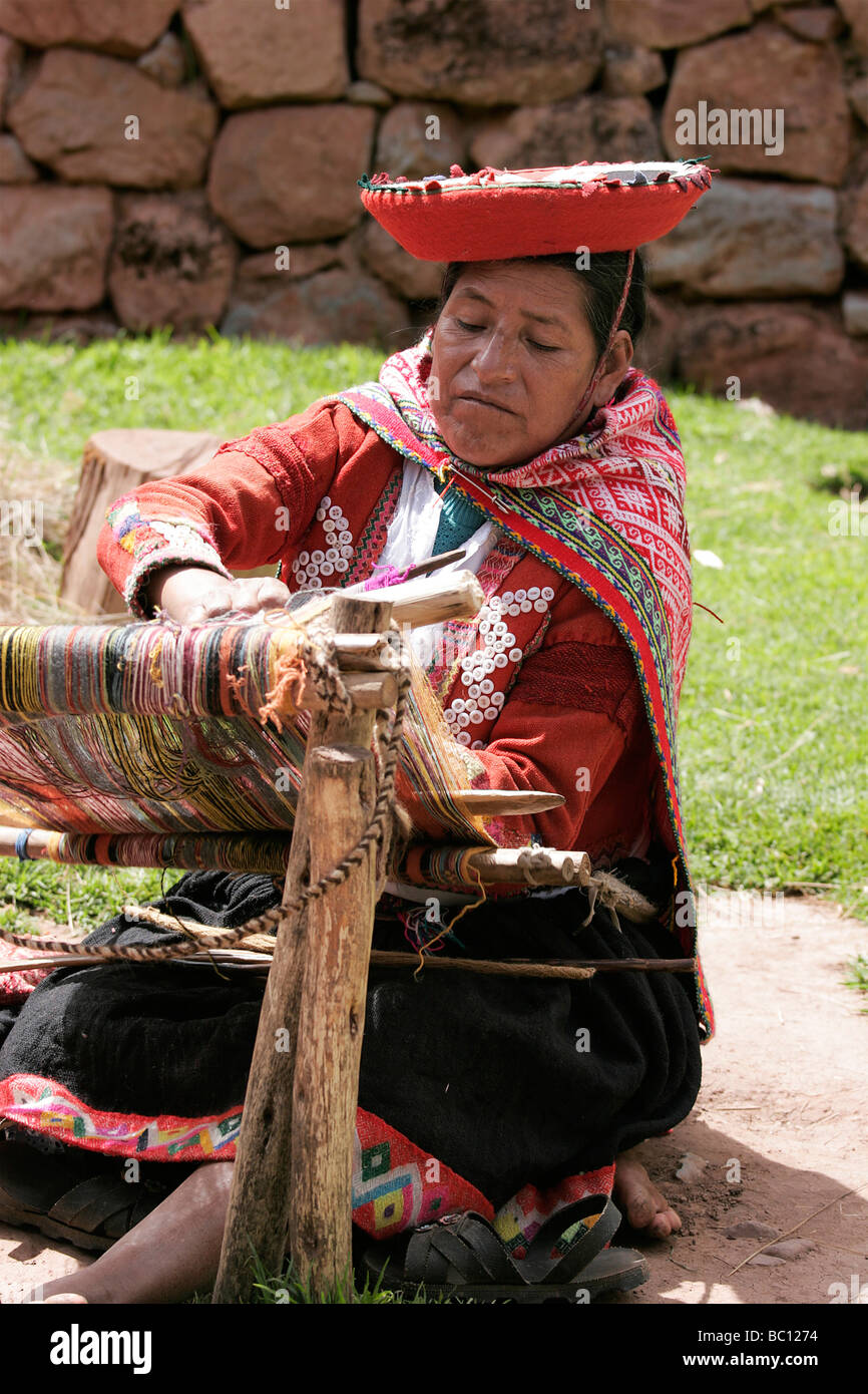 Quechua weaver hi-res stock photography and images - Alamy