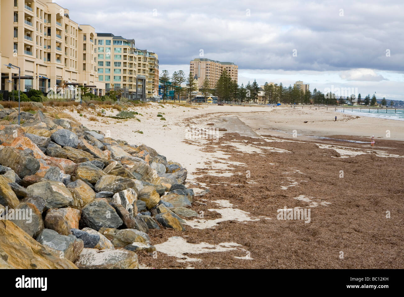Rocks on sand beach hi-res stock photography and images - Alamy
