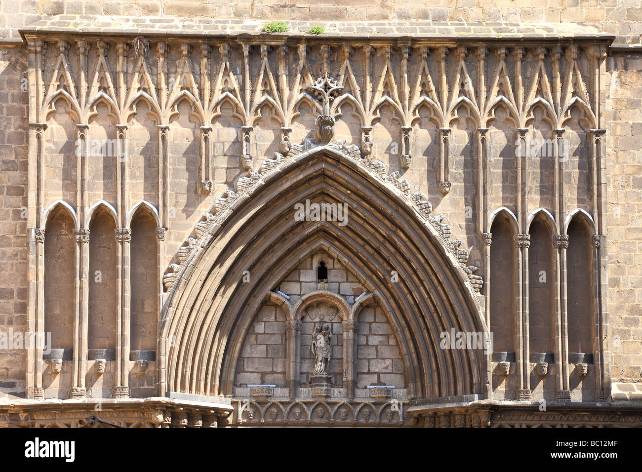 Tympanum church hi-res stock photography and images - Alamy