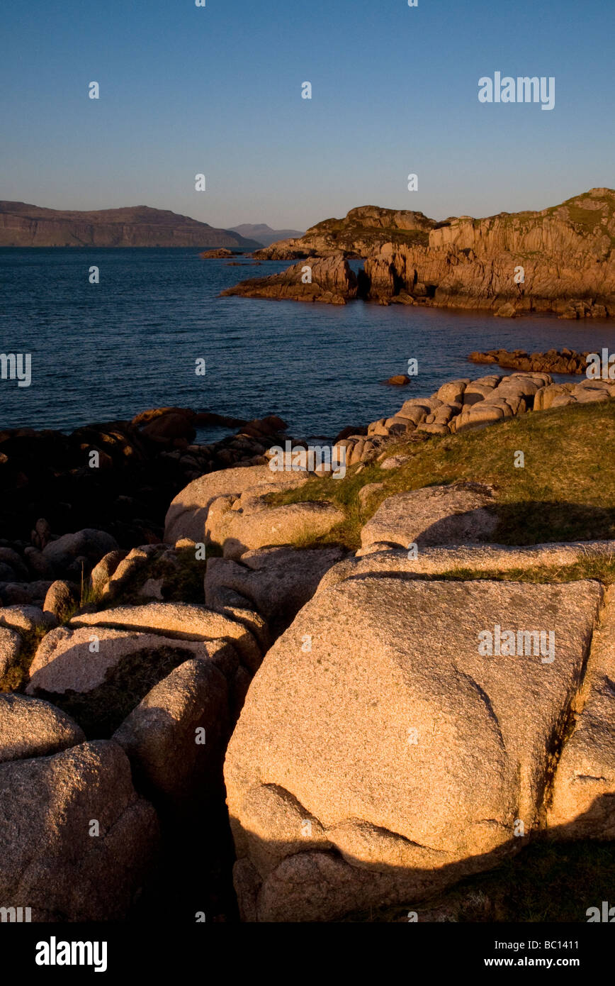 evening light on rocks kintra isle of mull scotland Stock Photo - Alamy