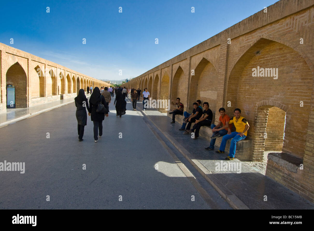 Siose Thirty Three Arch Bridge in Esfahan Iran Stock Photo - Alamy