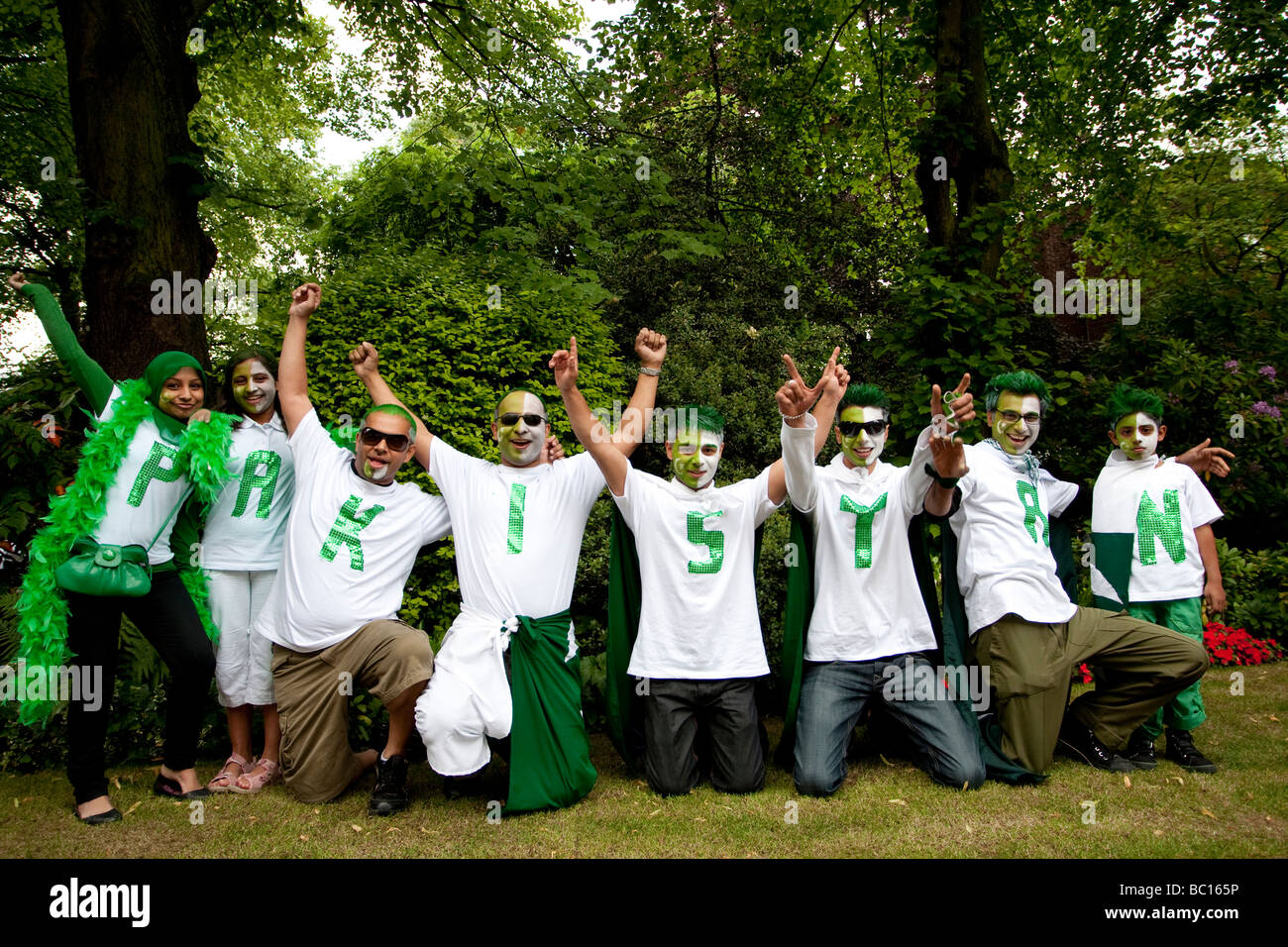 Pakistan fans hi-res stock photography and images - Alamy