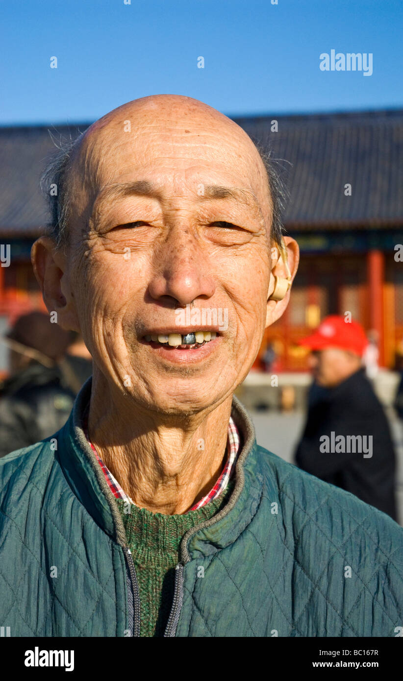 Face portrait old chinese man hi-res stock photography and images - Alamy