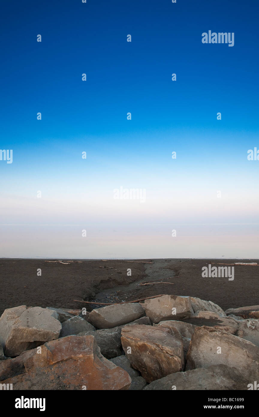 LARGE ROCKS ALONG A STRETCH OF BERING SEA BEACH Stock Photo - Alamy