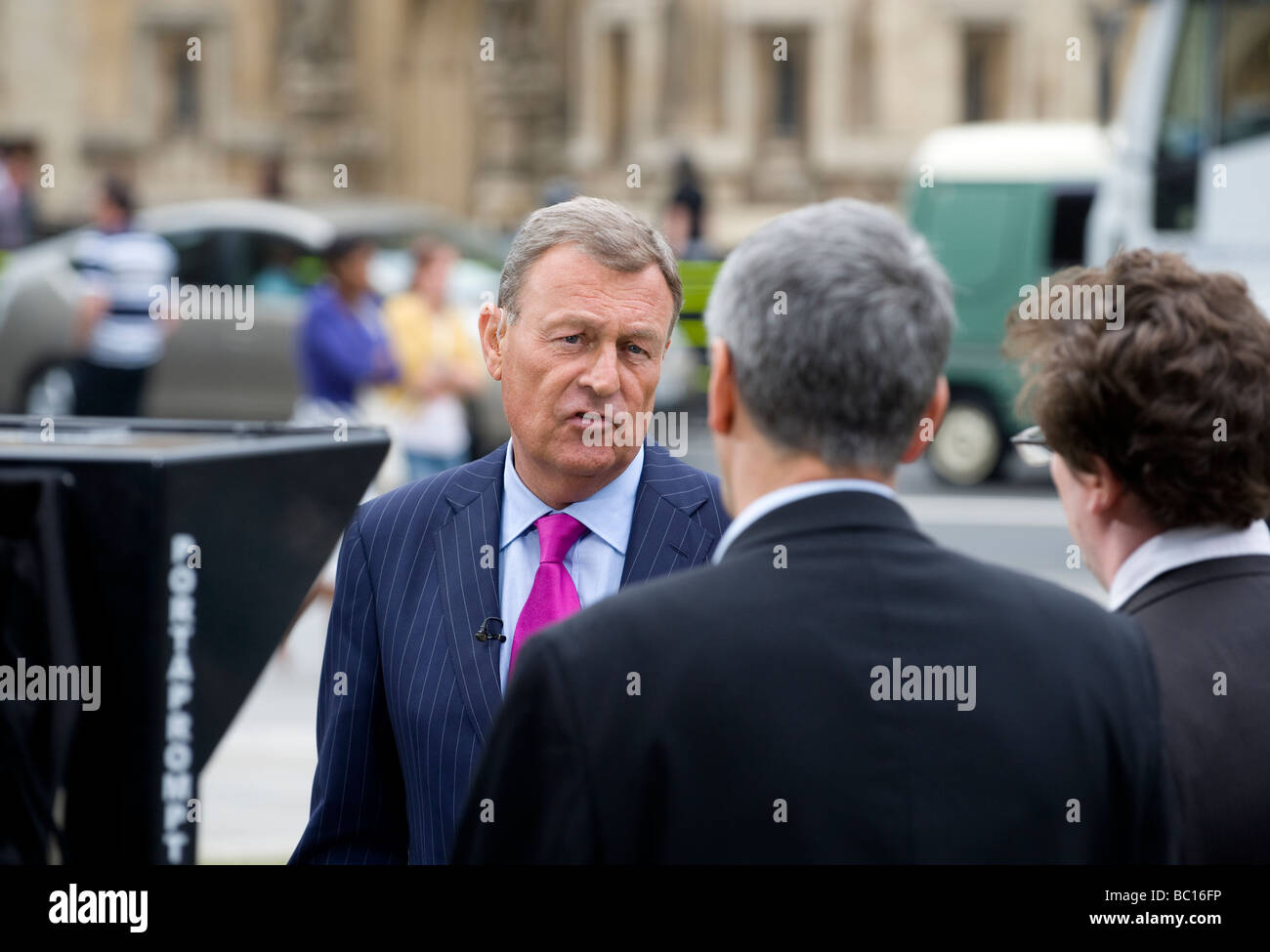 Sky news tv presenter hi-res stock photography and images - Alamy