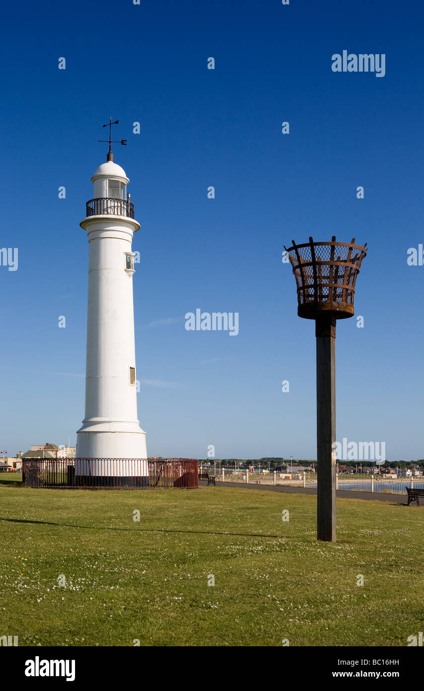 Lighthouse cliff park roker hi-res stock photography and images - Alamy