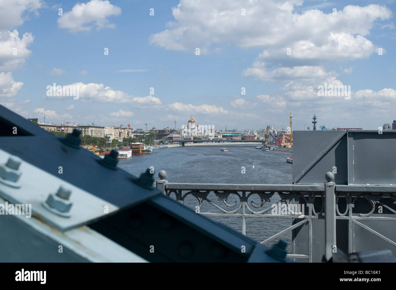 Foot over bridge view hi-res stock photography and images - Alamy