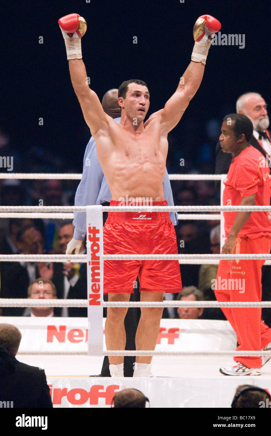 Klitschko boxing hi-res stock photography and images - Alamy