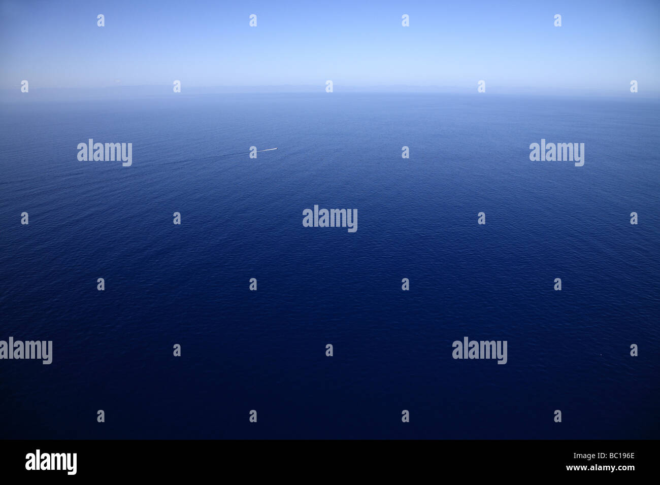 Tropic horizon hi-res stock photography and images - Alamy