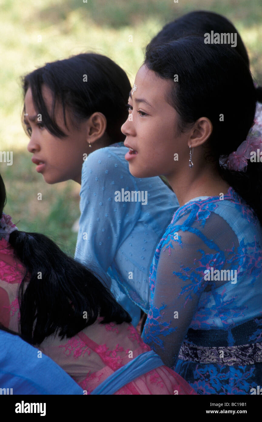Indonesian School Girls Bali Indonesia High Resolution Stock ...