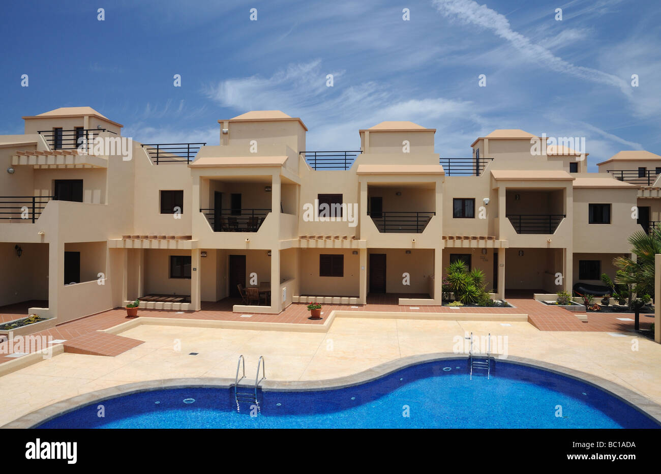 Vacation resort with swimming pool Stock Photo - Alamy