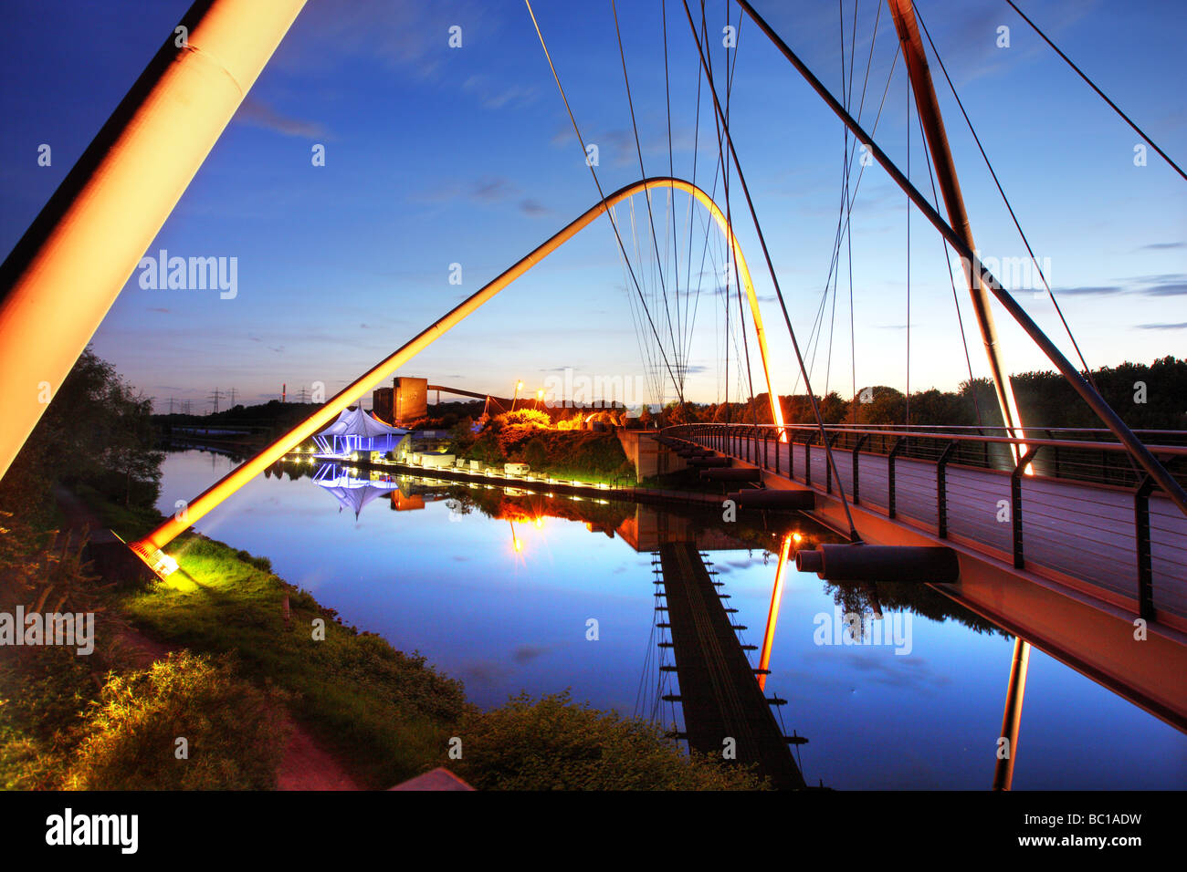 Double bow bridge hi-res stock photography and images - Alamy