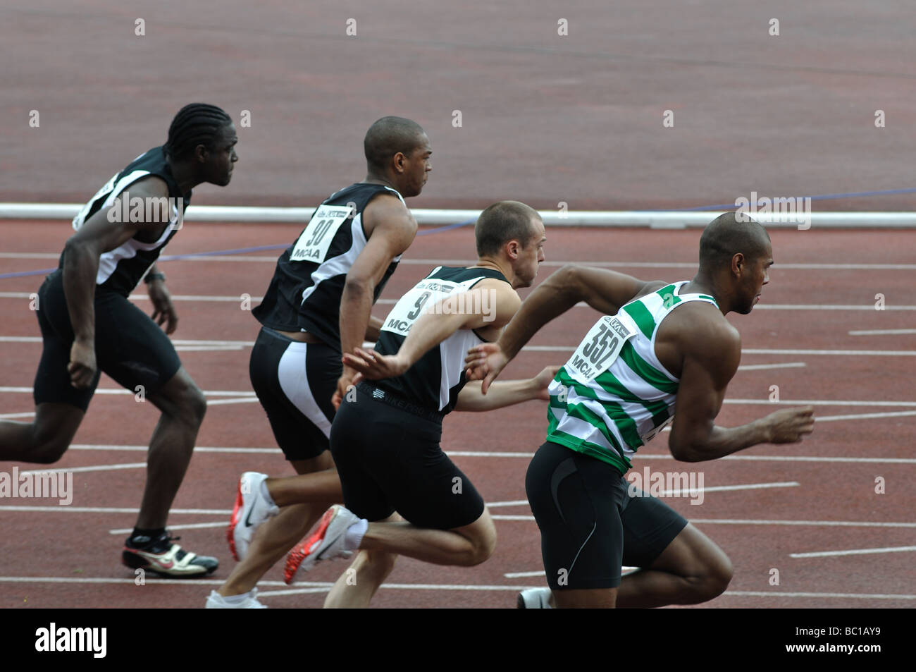 Athletes male men sprinting hi-res stock photography and images - Alamy